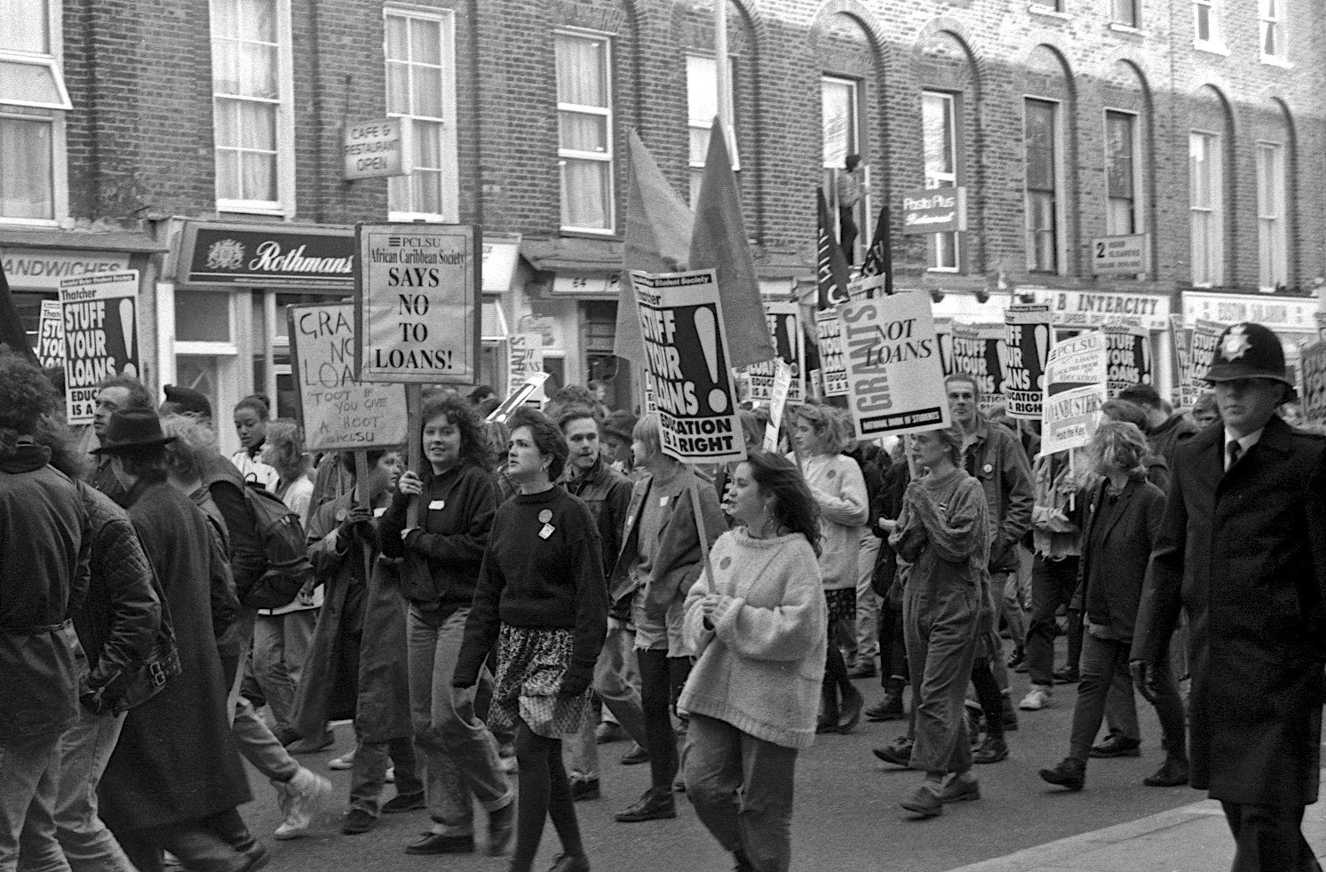 Photos: Anti-student loan demonstrations in 1989